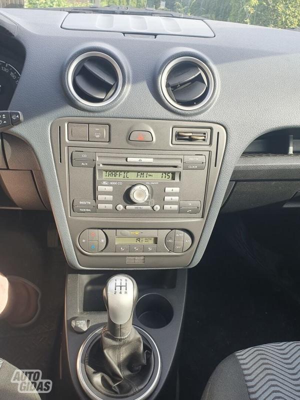 Ford Fusion 2007 in Vilnius, with an engine capacity of 1.60 L and mileage of 124 thousand km for 4490 €, photo 8 on AUTOMOTO.COM.LV