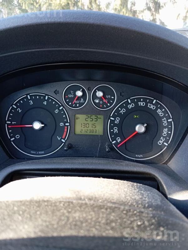 Ford Fusion 2008 Alūksne, ar dzinēja tilpumu 1.40 L un nobraukumu 212 tūkst. km par 1900 €, foto 5 vietnē AUTOMOTO.COM.LV