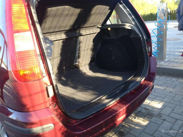 Red Ford Fusion 2003 in Kaunas, with an engine capacity of 1.60 L and mileage of 198 thousand km for 1900 €, photo 11 on AUTOMOTO.COM.LV