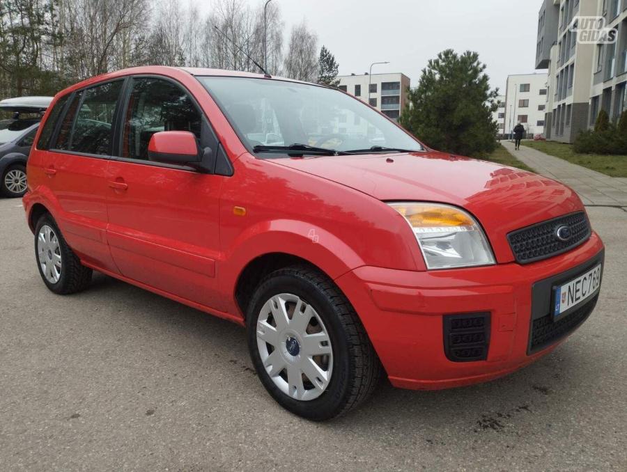 Red Ford Fusion 2011 in Vilnius, with an engine capacity of 1.40 L and mileage of 175 thousand km for 1800 €, photo 2 on AUTOMOTO.COM.LV
