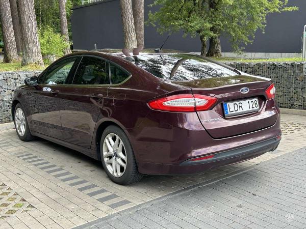 Red Ford Fusion 2013 in Vilnius, with an engine capacity of 2.50 L and mileage of 223 thousand km for 4500 €, photo 4 on AUTOMOTO.COM.LV
