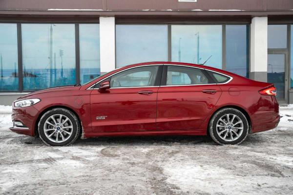 Red Ford Fusion 2017 in Vilnius, with an engine capacity of 2.00 L and mileage of 102 thousand km for 10950 €, photo 2 on AUTOMOTO.COM.LV