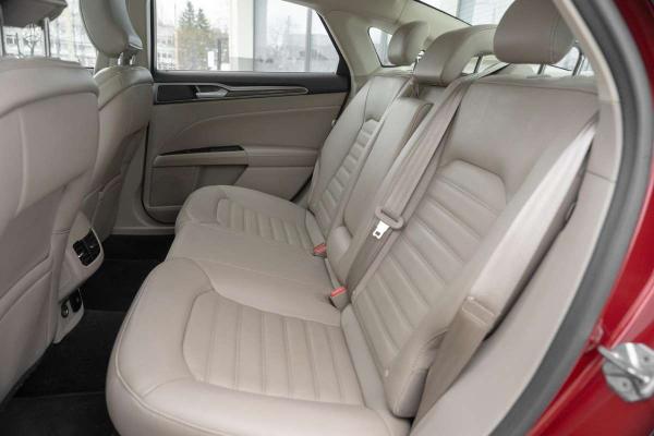 Sarkans Ford Fusion 2017 Viļņa, ar dzinēja tilpumu 2.00 L un nobraukumu 102 tūkst. km par 10950 €, foto 11 vietnē AUTOMOTO.COM.LV