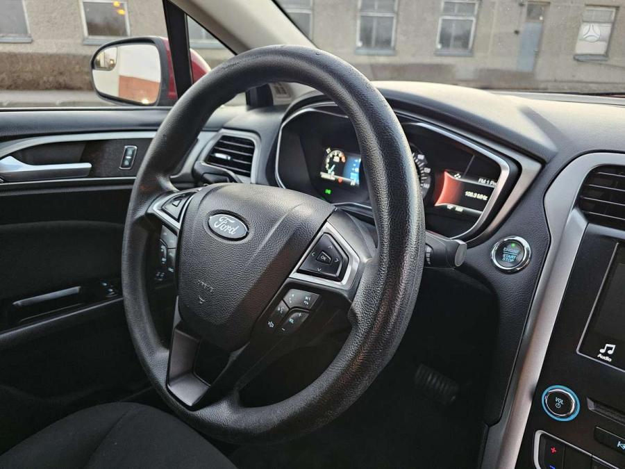 Sarkans Ford Fusion 2017 Šauļi, ar dzinēja tilpumu 1.50 L un nobraukumu 281 tūkst. km par 6900 €, foto 22 vietnē AUTOMOTO.COM.LV