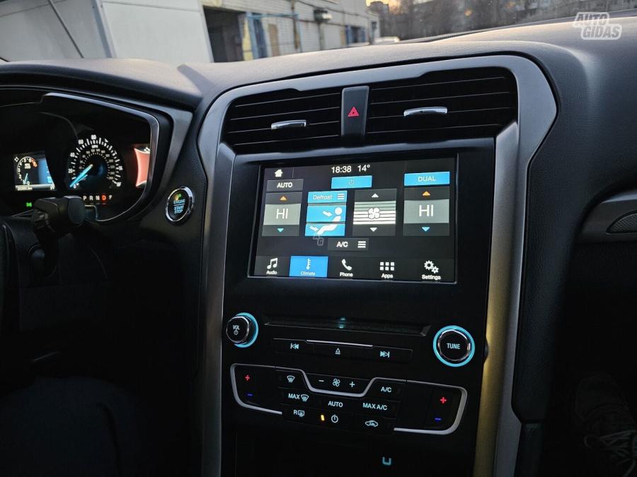 Red Ford Fusion 2017 in Siauliai, with an engine capacity of 1.50 L and mileage of 281 thousand km for 5750 €, photo 24 on AUTOMOTO.COM.LV