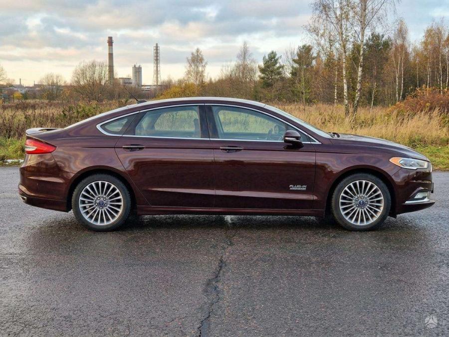 Red Ford Fusion 2018 in Siauliai, with an engine capacity of 1.97 L and mileage of 78 thousand km for 14000 €, photo 3 on AUTOMOTO.COM.LV