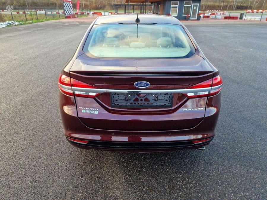 Red Ford Fusion 2018 in Siauliai, with an engine capacity of 1.97 L and mileage of 78 thousand km for 14000 €, photo 6 on AUTOMOTO.COM.LV