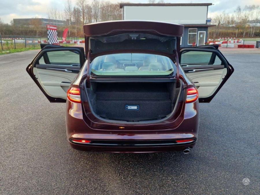 Red Ford Fusion 2018 in Siauliai, with an engine capacity of 1.97 L and mileage of 78 thousand km for 14000 €, photo 18 on AUTOMOTO.COM.LV