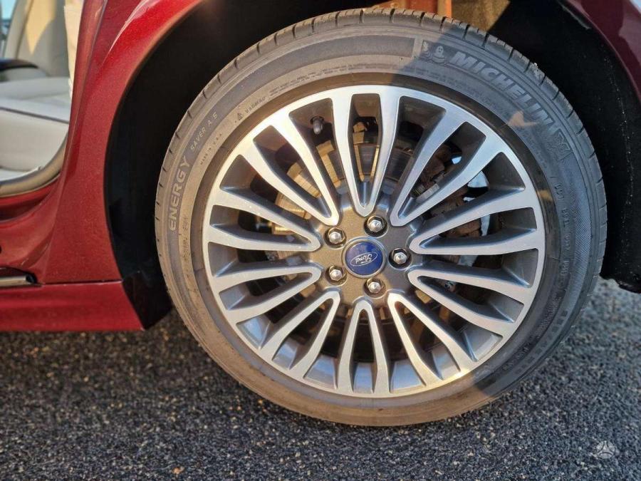 Red Ford Fusion 2018 in Siauliai, with an engine capacity of 1.97 L and mileage of 78 thousand km for 14000 €, photo 24 on AUTOMOTO.COM.LV