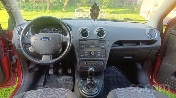 Sarkans Ford Fusion 2006 Rīga, ar dzinēja tilpumu 1.40 L un nobraukumu 185 tūkst. km par 1850 €, foto 5 vietnē AUTOMOTO.COM.LV