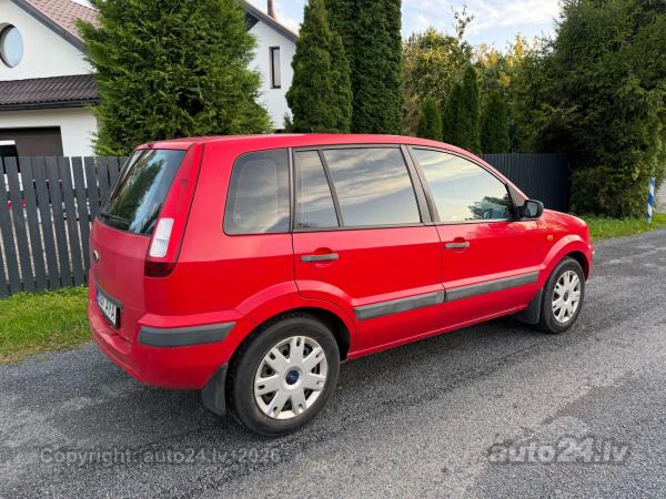 Sarkans Ford Fusion 2006 Tallina, ar dzinēja tilpumu 1.40 L un nobraukumu 139 tūkst. km par 1500 €, foto 5 vietnē AUTOMOTO.COM.LV