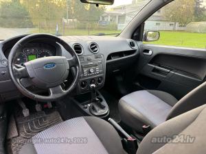 Sarkans Ford Fusion 2006 Tallina, ar dzinēja tilpumu 1.40 L un nobraukumu 139 tūkst. km par 1500 €, foto 10 vietnē AUTOMOTO.COM.LV