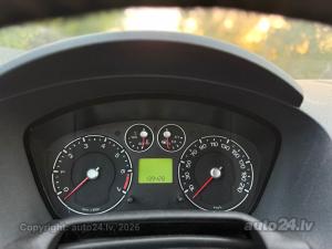 Sarkans Ford Fusion 2006 Tallina, ar dzinēja tilpumu 1.40 L un nobraukumu 139 tūkst. km par 1500 €, foto 13 vietnē AUTOMOTO.COM.LV