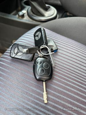 Sarkans Ford Fusion 2006 Tallina, ar dzinēja tilpumu 1.40 L un nobraukumu 139 tūkst. km par 1500 €, foto 15 vietnē AUTOMOTO.COM.LV