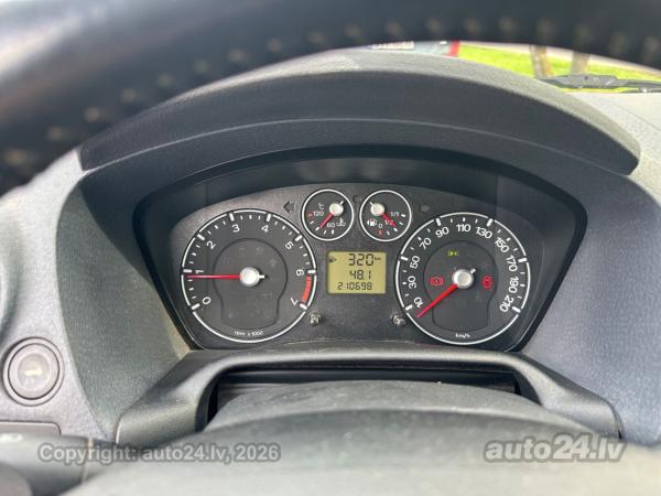Red Ford Fusion 2010 in Tallinn, with an engine capacity of 1.40 L and mileage of 211 thousand km for 2500 €, photo 6 on AUTOMOTO.COM.LV