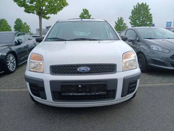Balts Ford Fusion 2009 Limbaži, ar dzinēja tilpumu 1.60 L un nobraukumu 43 tūkst. km par 5950 €, foto 2 vietnē AUTOMOTO.COM.LV