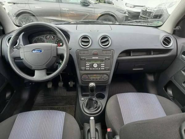 Balts Ford Fusion 2009 Limbaži, ar dzinēja tilpumu 1.60 L un nobraukumu 43 tūkst. km par 5950 €, foto 9 vietnē AUTOMOTO.COM.LV