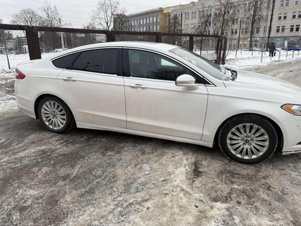 White Ford Fusion 2013 in Vilnius, with an engine capacity of 0.00 L and mileage of 207 thousand km for 7300 €, photo 1 on AUTOMOTO.COM.LV