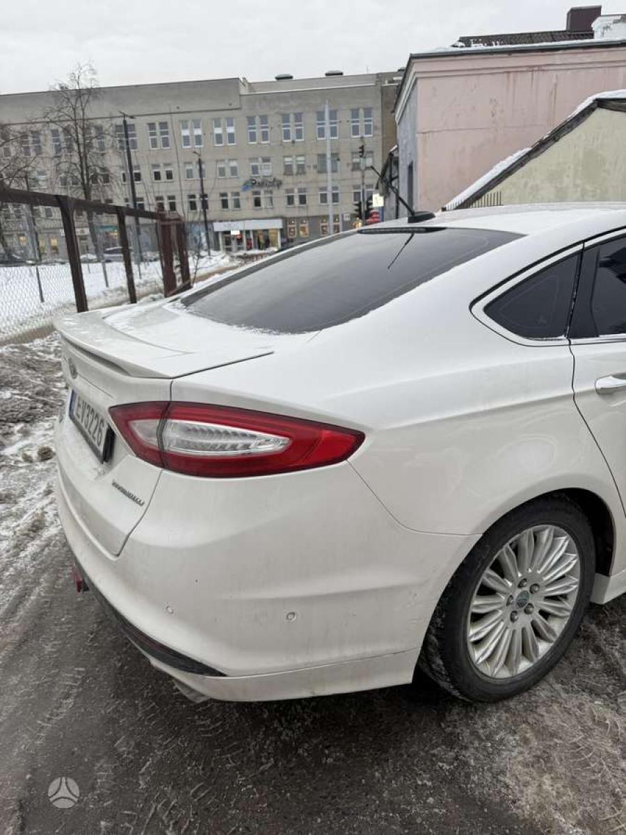 White Ford Fusion 2013 in Vilnius, with an engine capacity of 0.00 L and mileage of 207 thousand km for 7300 €, photo 2 on AUTOMOTO.COM.LV