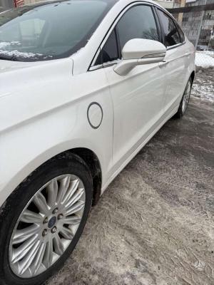 White Ford Fusion 2013 in Vilnius, with an engine capacity of 0.00 L and mileage of 207 thousand km for 7300 €, photo 4 on AUTOMOTO.COM.LV
