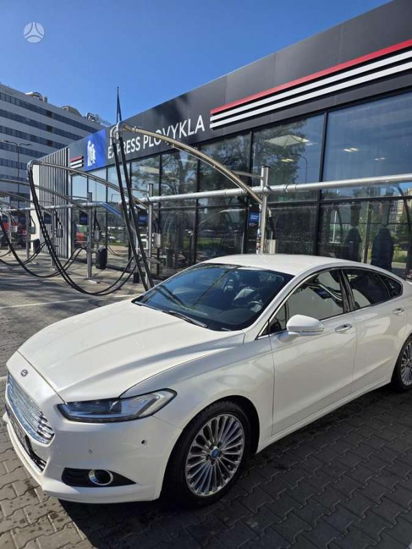 White Ford Fusion 2013 in Vilnius, with an engine capacity of 2.00 L and mileage of 112 thousand km for 4500 €, photo 5 on AUTOMOTO.COM.LV