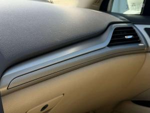 White Ford Fusion 2015 in Klaipeda, with an engine capacity of 2.00 L and mileage of 215 thousand km for 5700 €, photo 18 on AUTOMOTO.COM.LV