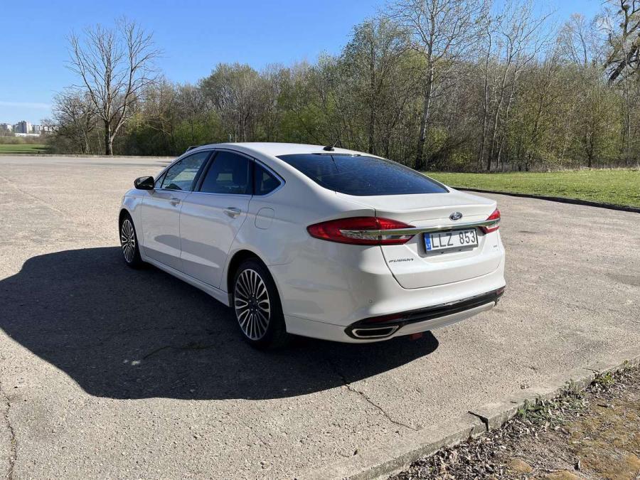 White Ford Fusion 2018 in Kaunas, with an engine capacity of 2.00 L and mileage of 96 thousand km for 10990 €, photo 7 on AUTOMOTO.COM.LV