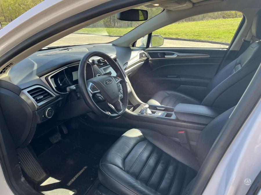 White Ford Fusion 2018 in Kaunas, with an engine capacity of 2.00 L and mileage of 96 thousand km for 10990 €, photo 11 on AUTOMOTO.COM.LV