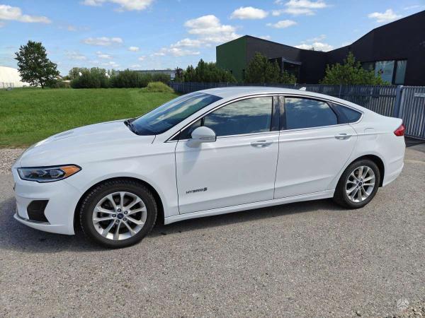 White Ford Fusion 2019 in Kaunas, with an engine capacity of 2.00 L and mileage of 102 thousand km for 9500 €, photo 4 on AUTOMOTO.COM.LV