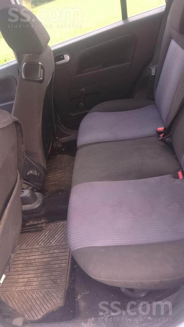 Balts Ford Fusion 2008 Jelgava, ar dzinēja tilpumu 1.40 L un nobraukumu 238 tūkst. km par 1900 €, foto 4 vietnē AUTOMOTO.COM.LV