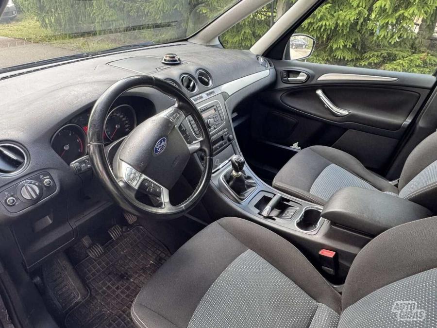 Black Ford Galaxy 2012 in Marijampole, with an engine capacity of 2.00 L and mileage of 450 thousand km for 2900 €, photo 9 on AUTOMOTO.COM.LV
