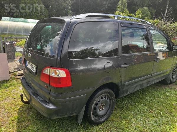 Black Ford Galaxy 2004 in Jekabpils, with an engine capacity of 1.90 L and mileage of 256 thousand km for 1500 €, photo 5 on AUTOMOTO.COM.LV