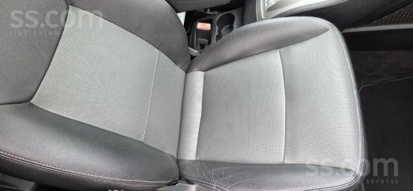 Melns Ford Galaxy 2007 Rīga, ar dzinēja tilpumu 2.00 L un nobraukumu 0 tūkst. km par 3550 €, foto 7 vietnē AUTOMOTO.COM.LV