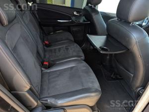 Black Ford Galaxy 2010 in Riga, with an engine capacity of 2.00 L and mileage of 220 thousand km for 5450 €, photo 19 on AUTOMOTO.COM.LV