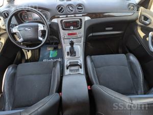 Black Ford Galaxy 2010 in Riga, with an engine capacity of 2.00 L and mileage of 220 thousand km for 5450 €, photo 23 on AUTOMOTO.COM.LV