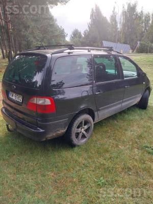 Black Ford Galaxy 2002 in Daugavpils, with an engine capacity of 1.90 L and mileage of 356 thousand km for 1045 €, photo 3 on AUTOMOTO.COM.LV