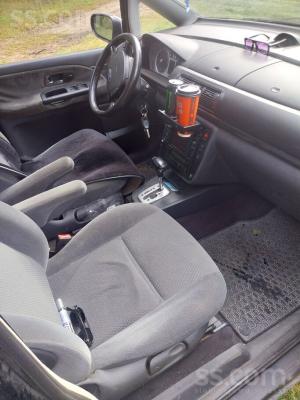 Black Ford Galaxy 2002 in Daugavpils, with an engine capacity of 1.90 L and mileage of 356 thousand km for 1045 €, photo 5 on AUTOMOTO.COM.LV