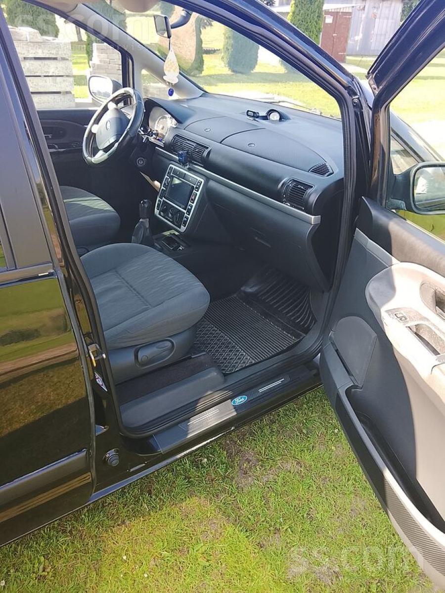 Black Ford Galaxy 2003 in Valmiera, with an engine capacity of 1.90 L and mileage of 580 thousand km for 700 €, photo 8 on AUTOMOTO.COM.LV