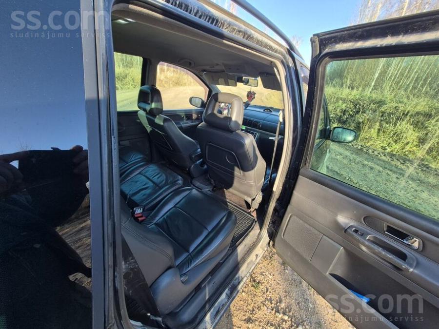 Melns Ford Galaxy 2003 Bauska, ar dzinēja tilpumu 1.90 L un nobraukumu 348 tūkst. km par 1300 €, foto 7 vietnē AUTOMOTO.COM.LV