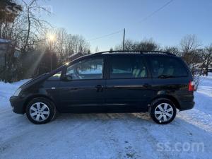 Melns Ford Galaxy 2004 Jelgava, ar dzinēja tilpumu 2.30 L un nobraukumu 291 tūkst. km par 2200 €, foto 3 vietnē AUTOMOTO.COM.LV