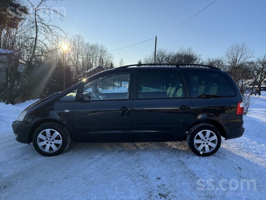Melns Ford Galaxy 2004 Jelgava, ar dzinēja tilpumu 2.30 L un nobraukumu 291 tūkst. km par 2200 €, foto 3 vietnē AUTOMOTO.COM.LV