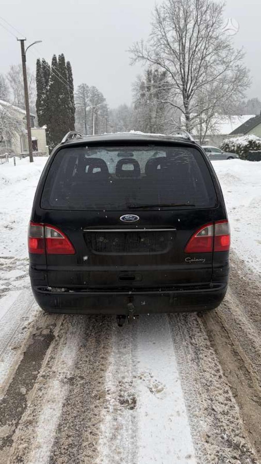 Black Ford Galaxy 2005 in Kazlu Ruda, with an engine capacity of 1.90 L and mileage of 410 thousand km for 1050 €, photo 5 on AUTOMOTO.COM.LV