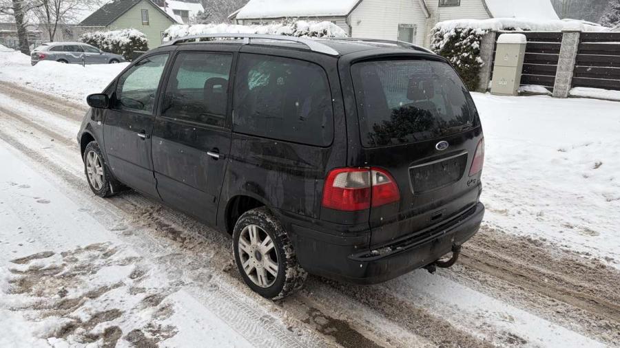 Black Ford Galaxy 2005 in Kazlu Ruda, with an engine capacity of 1.90 L and mileage of 410 thousand km for 1050 €, photo 6 on AUTOMOTO.COM.LV