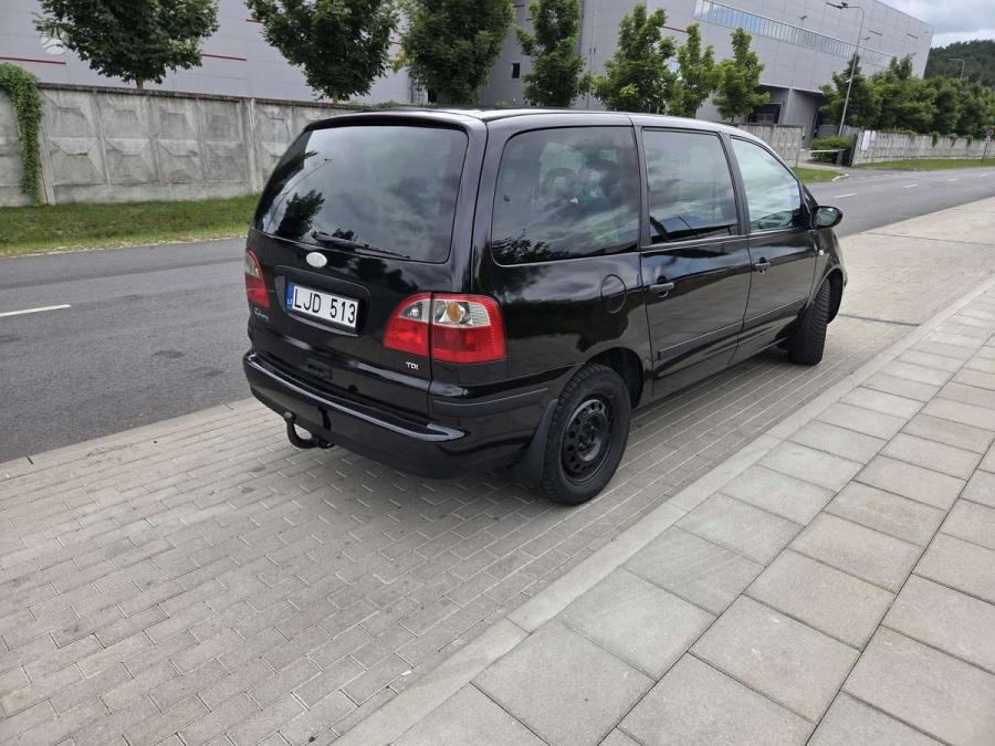 Black Ford Galaxy 2005 in Vilnius, with an engine capacity of 1.90 L and mileage of 267 thousand km for 1750 €, photo 6 on AUTOMOTO.COM.LV
