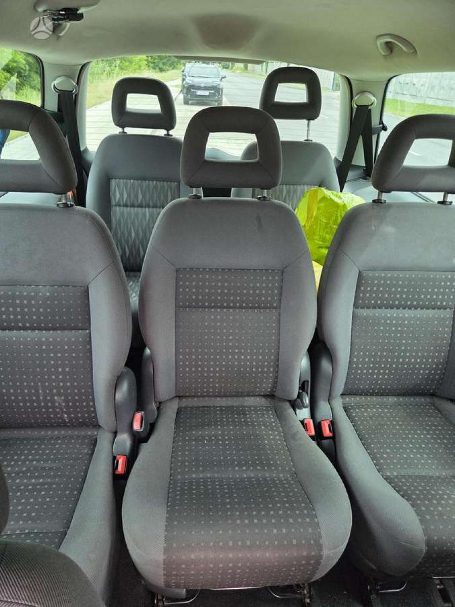 Black Ford Galaxy 2005 in Vilnius, with an engine capacity of 1.90 L and mileage of 267 thousand km for 1750 €, photo 8 on AUTOMOTO.COM.LV