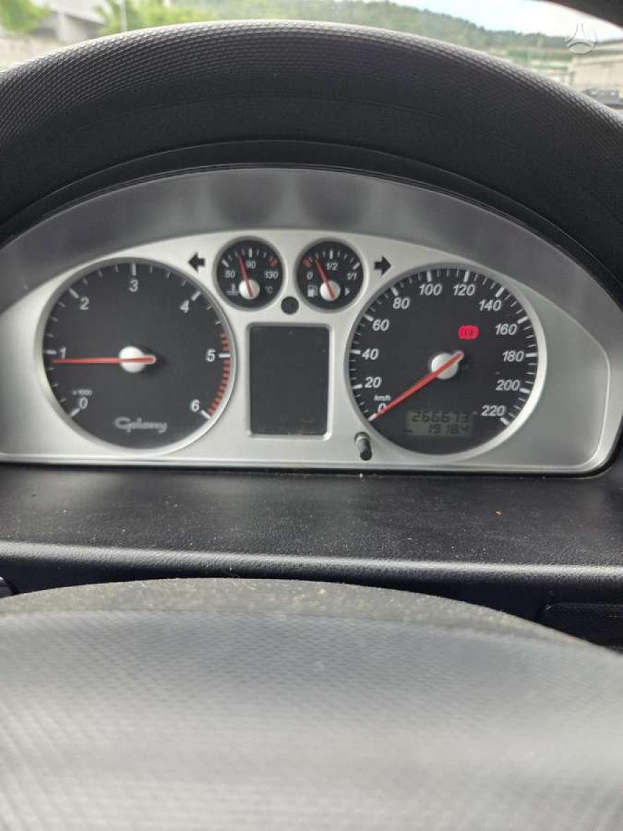 Black Ford Galaxy 2005 in Vilnius, with an engine capacity of 1.90 L and mileage of 267 thousand km for 1750 €, photo 9 on AUTOMOTO.COM.LV