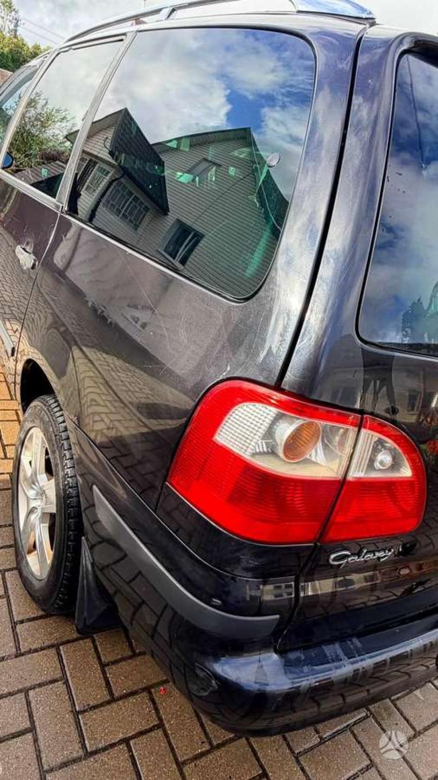 Black Ford Galaxy 2005 in Kaunas, with an engine capacity of 1.90 L and mileage of 350 thousand km for 900 €, photo 4 on AUTOMOTO.COM.LV