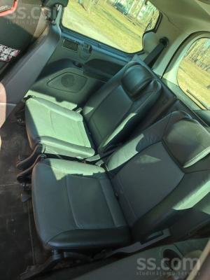 Black Ford Galaxy 2006 in Riga, with an engine capacity of 2.00 L and mileage of 305 thousand km for 2100 €, photo 5 on AUTOMOTO.COM.LV