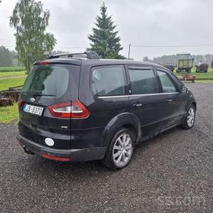 Black Ford Galaxy 2006 in Cesis, with an engine capacity of 1.80 L and mileage of 307 thousand km for 2100 €, photo 4 on AUTOMOTO.COM.LV
