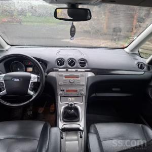 Black Ford Galaxy 2006 in Cesis, with an engine capacity of 1.80 L and mileage of 307 thousand km for 2100 €, photo 6 on AUTOMOTO.COM.LV